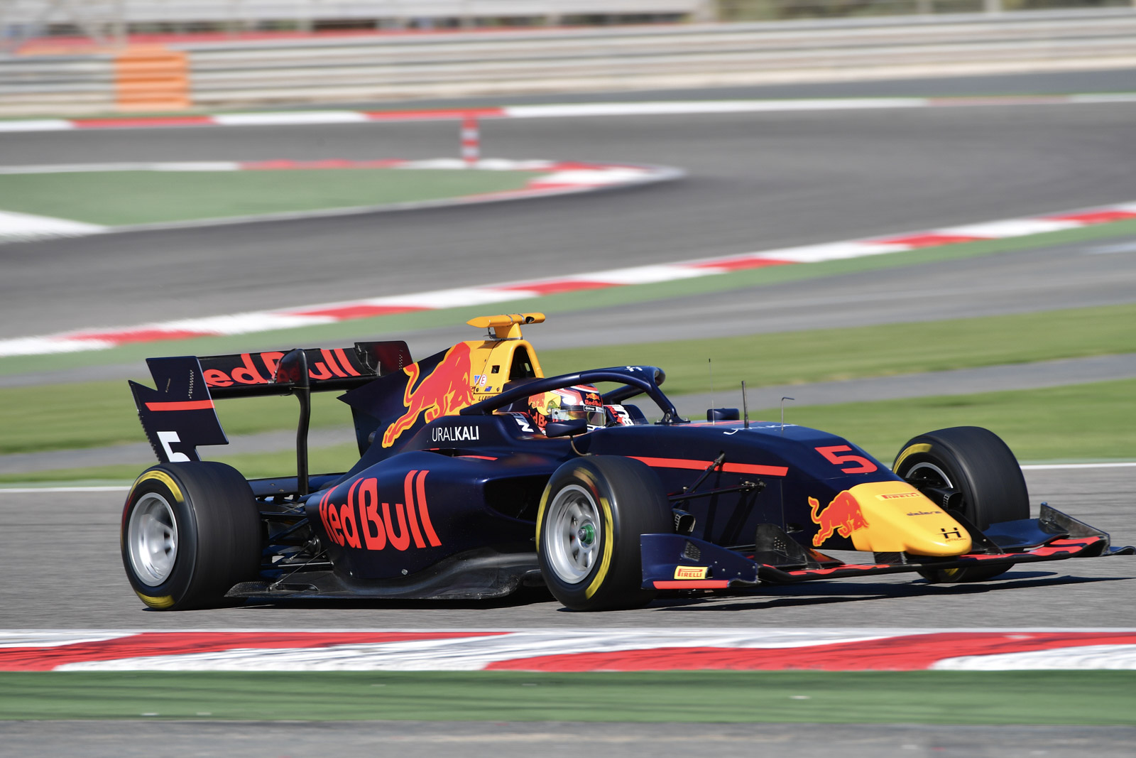 Roaming acts set to bring fun and laughter to F1 Bahrain GP 2020 at BIC ...