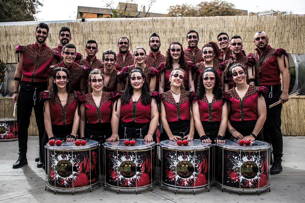 Roaming performers add colour and pomp to F1 Bahrain GP entertainment ...