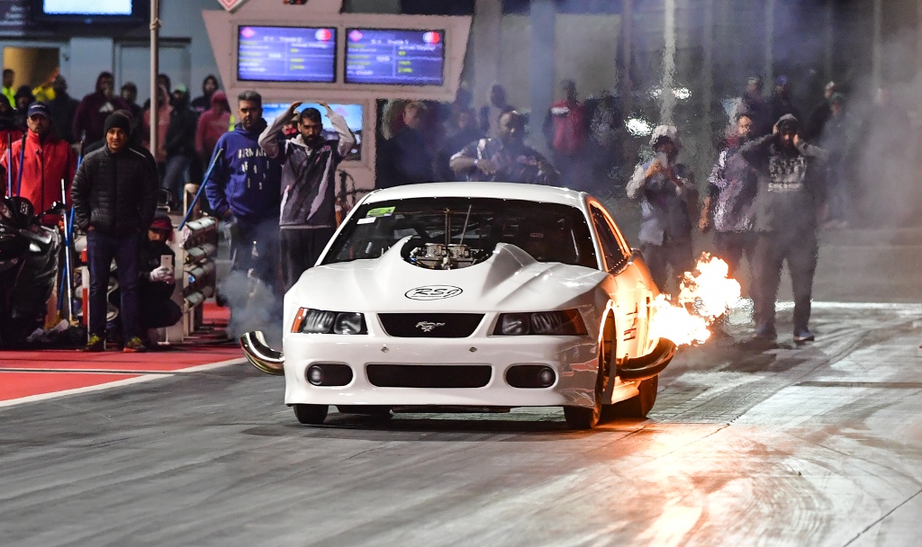 Harper sets new World record in rip-roaring round of drag racing at BIC ...