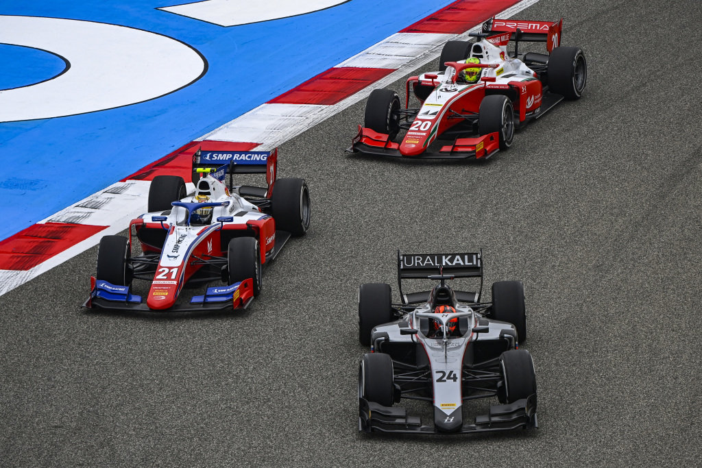 Hamilton sets FP1 pace as F1 Gulf Air Bahrain Grand Prix weekend kicks ...