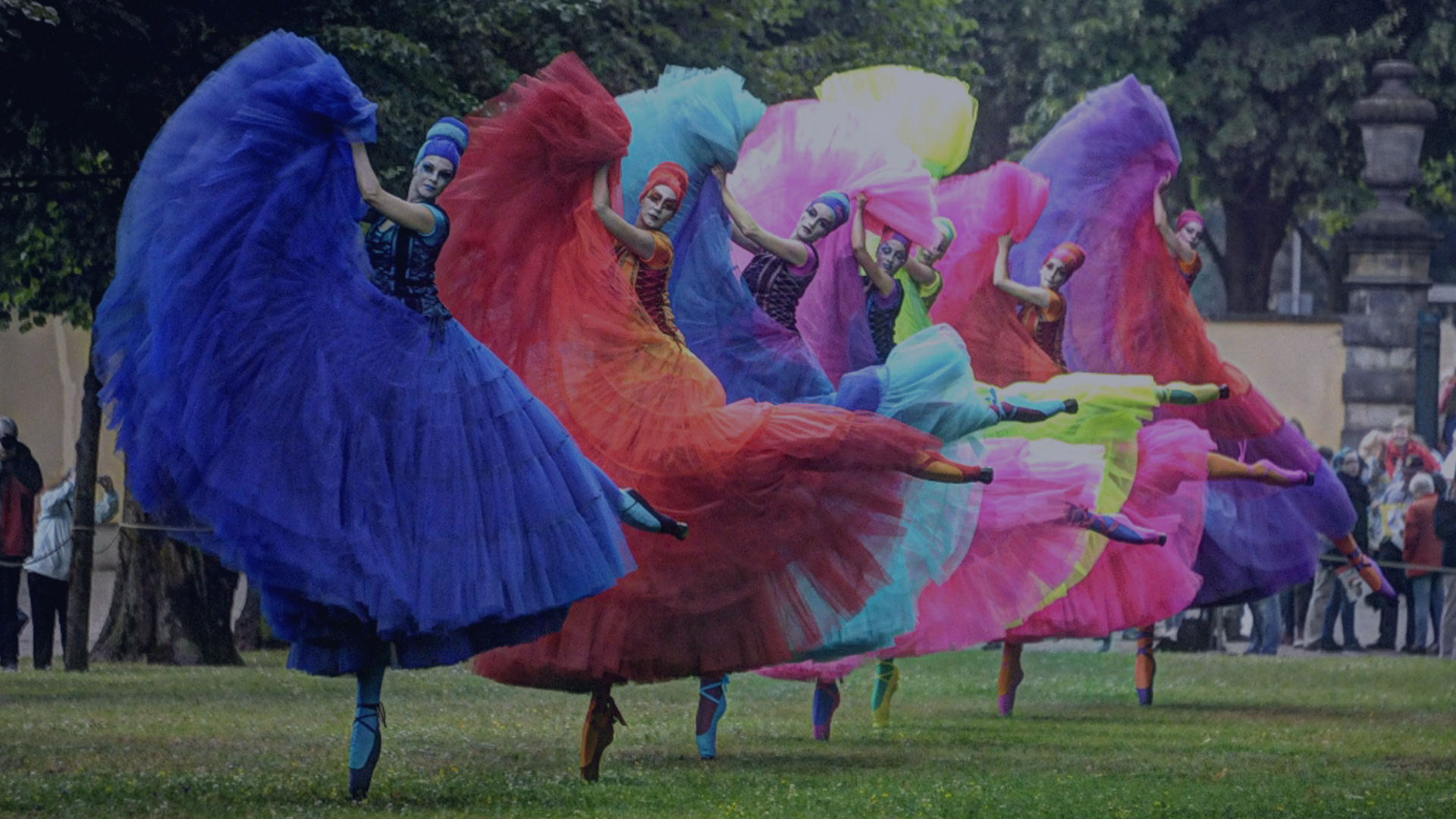 World-class roaming performers set to perform at F1 weekend 2023 - Bahrain International Circuit